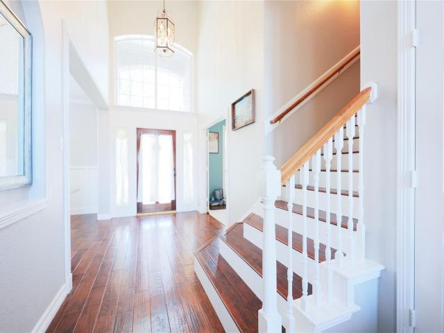 2422 Lansing Circle