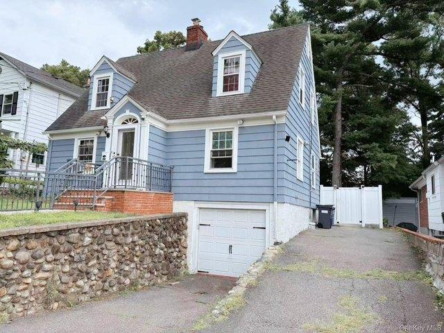 2422 th Ave, Little Neck, NY 11362