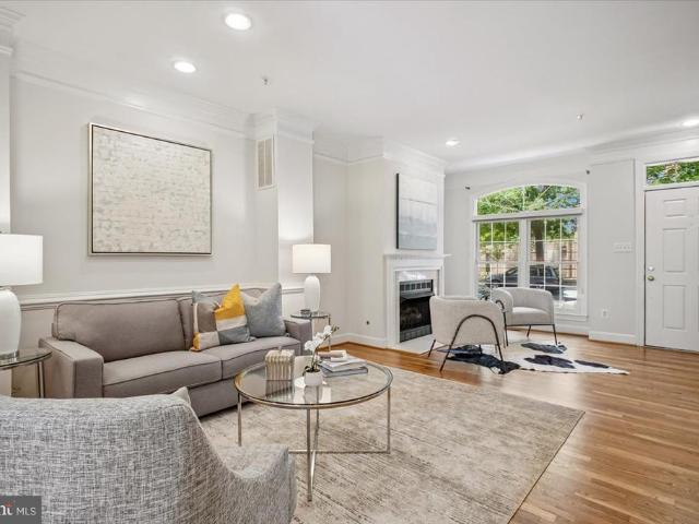 2422 14Th Street N