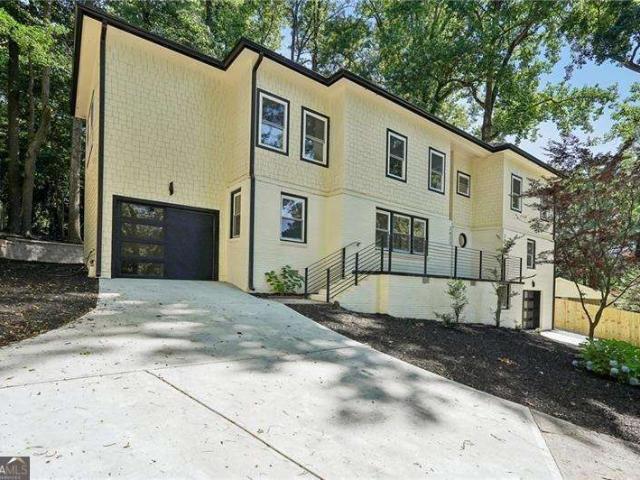 2423 Melinda Drive NE