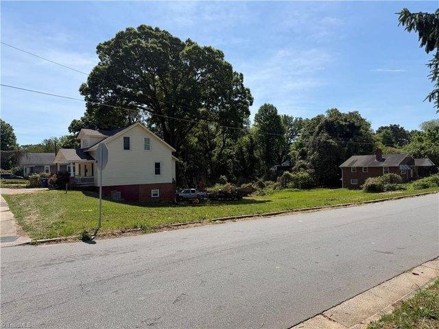 2423 N Dunleith Ave, Winston Salem, NC 27105