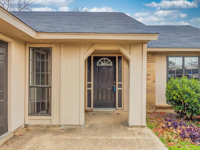 2423 Overbrook Dr, Arlington, TX 76014 | MLS #21145 | Compass