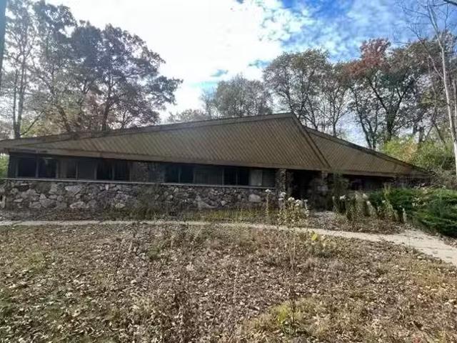 2423 American Ln, Madison, WI 53704 MLS 1988739