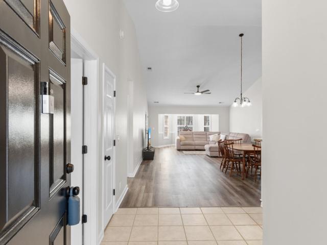 2423 Glen Dr