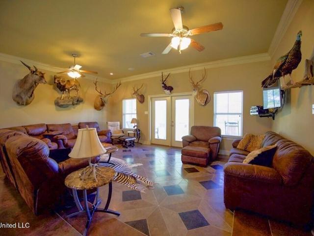 2423 Greensburg Road
