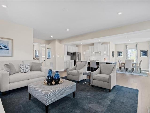 2423 Paddock Park