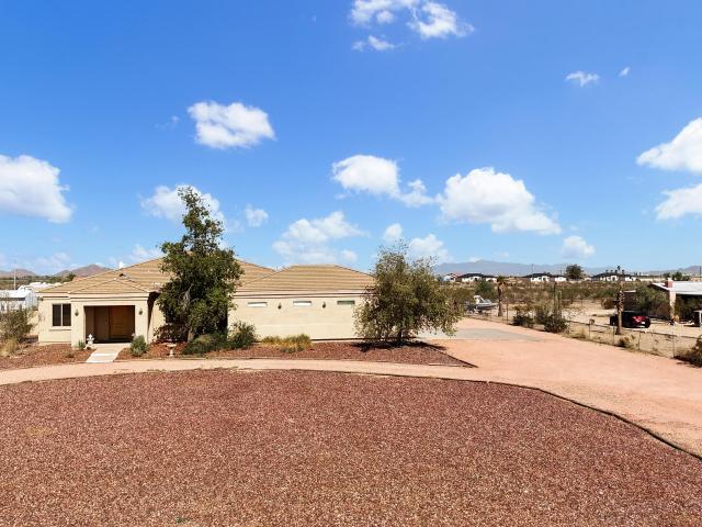 2423 S Johnson Rd, Buckeye, AZ 85326 | MLS #6900 | Compass