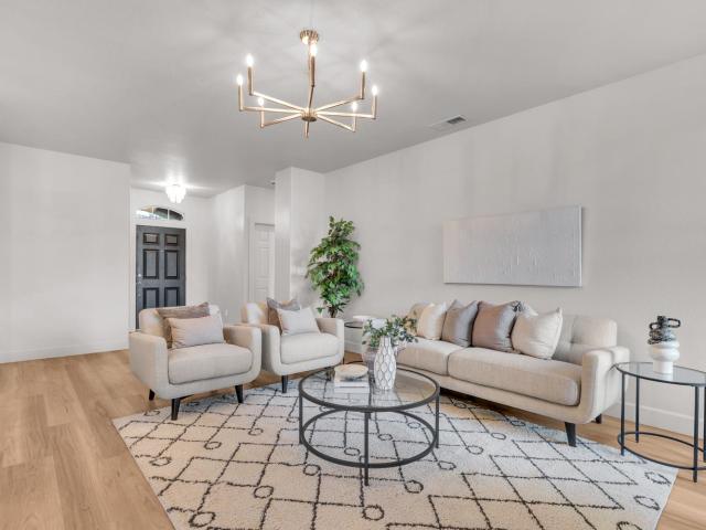 2423 S Sabre Ave, Fresno, CA 93727 | Compass