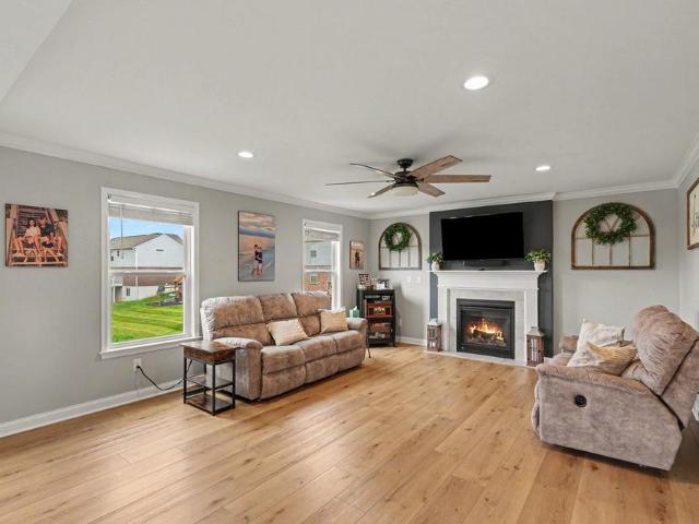 2423 Treetop Lane