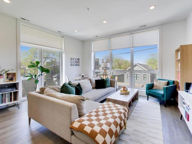 2423 W Fullerton Avenue # 3F