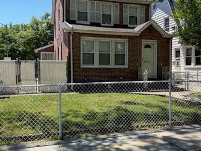 242 3 th Ave, Bellerose, NY 11426