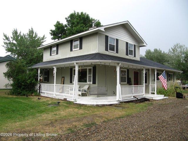 242 3rd Ave NE, Beach, ND 58621