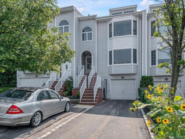 242 07A Oak Park Dr, Douglaston, NY 11362
