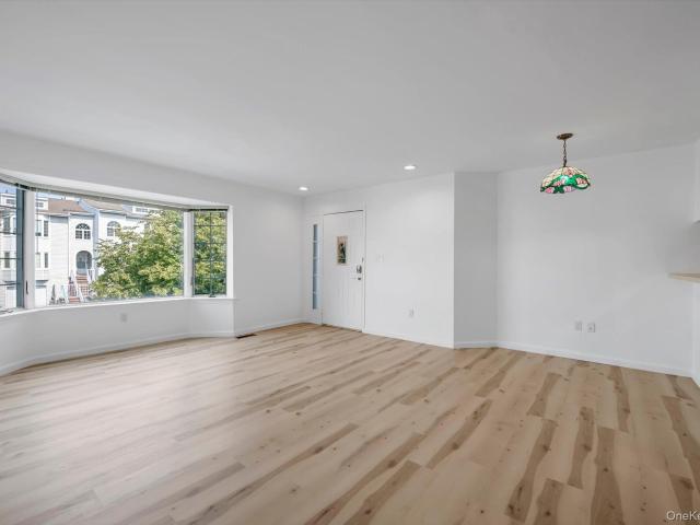 242 07A Oak Park Drive