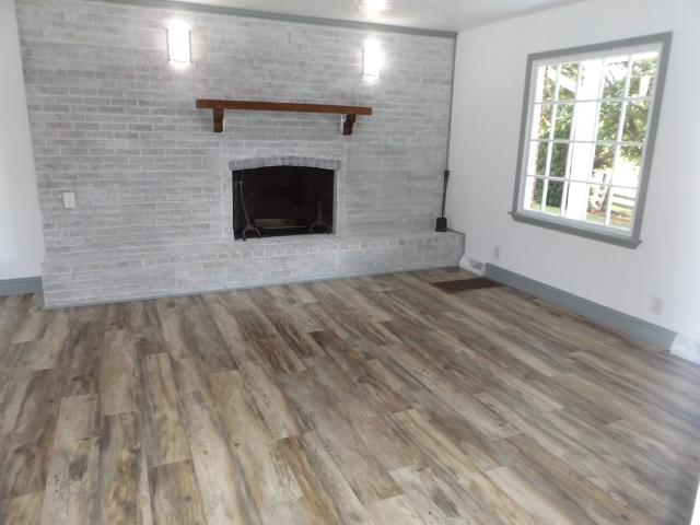 242 Country Rd