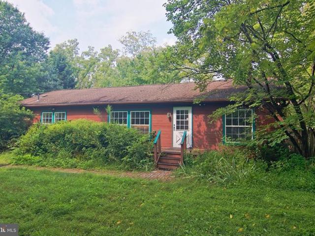 242 Congo Niantic Rd, Barto, PA 19504