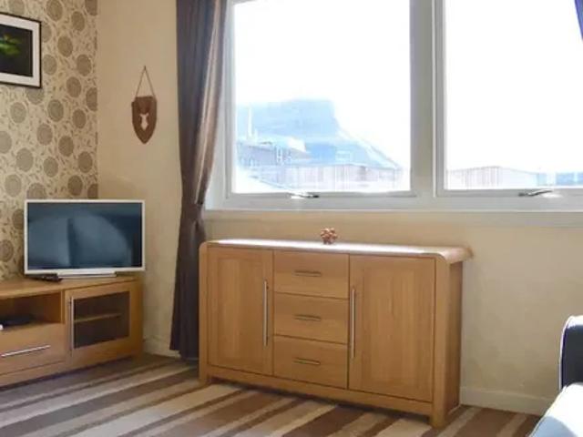 242 Canongate, City of Edinburgh, EH8 8DD, United Kingdom | 2 bed apartment for rent #154625988 | Rentberry