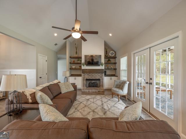 242 Canterberry Place