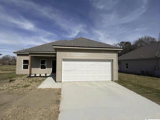 242 Chappell St, Sylacauga, AL 35151