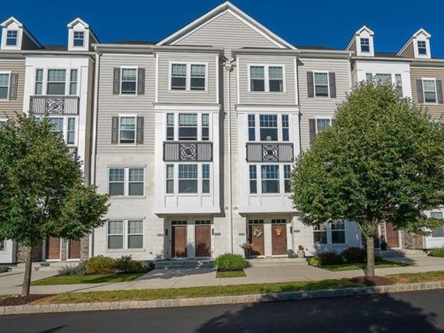 242 Charles Ellis Dr, Newtown Square, PA 19073