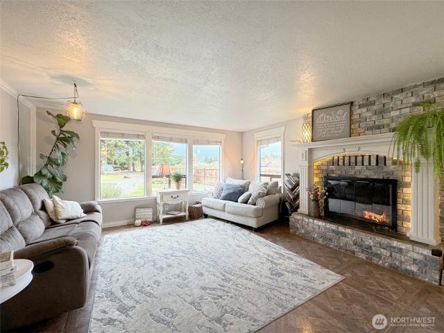 242 Agnew Parkway