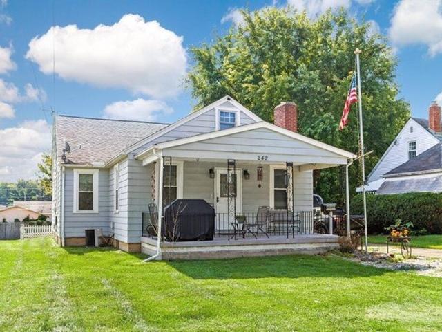 242 Boving Rd, Lancaster, OH 43130