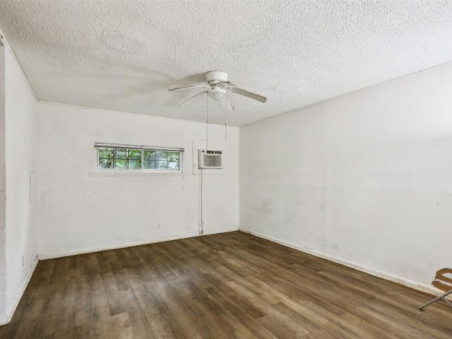 242 Bishop St, Livingston, TX 77351 | MLS #77908 | Compass
