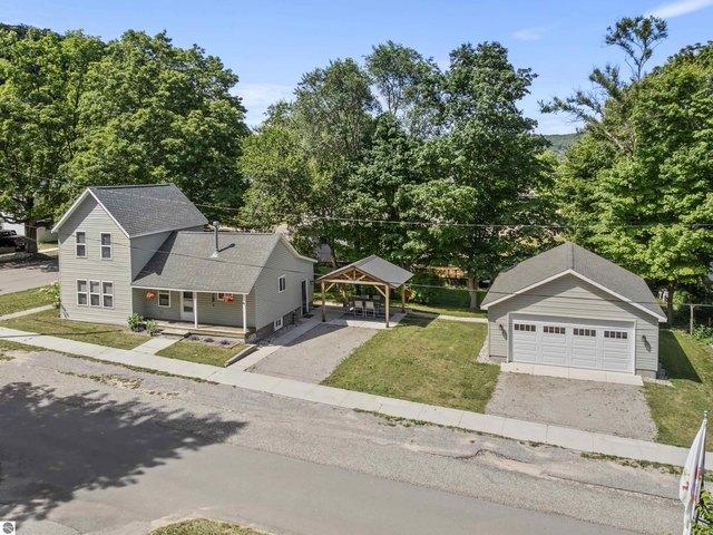 242 Grant St, Elberta, MI 49628