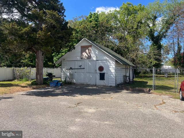 242 E Walnut Road