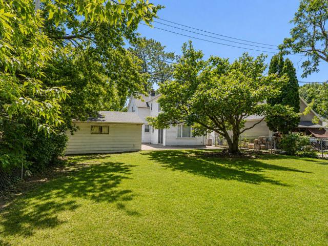 242 E Gauer Cir
