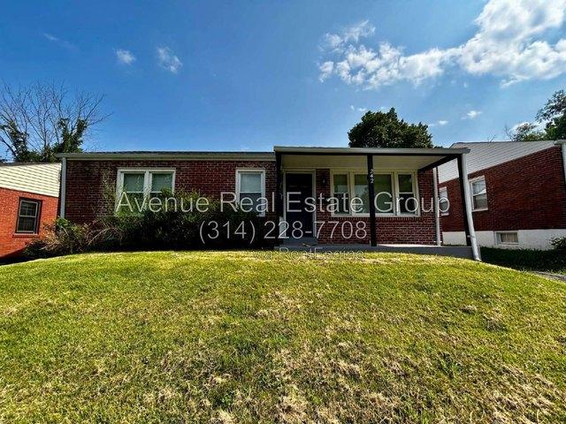 242 Emerling Dr, Saint Louis, MO 63121