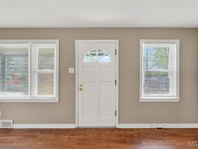 242 Emerling Dr, St. Louis, MO 63121 | Compass