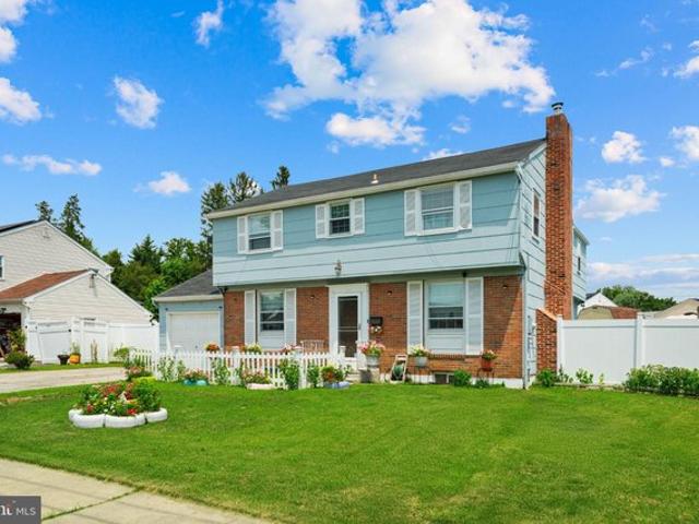 242 Hendrickson Ave, Beverly, NJ 08010
