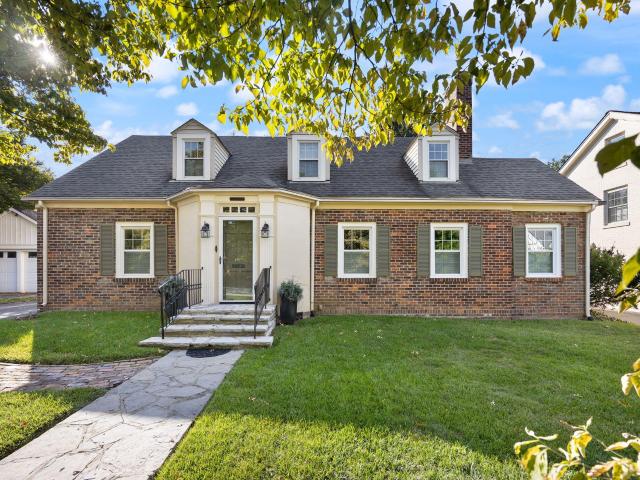 242 Henry Clay Boulevard