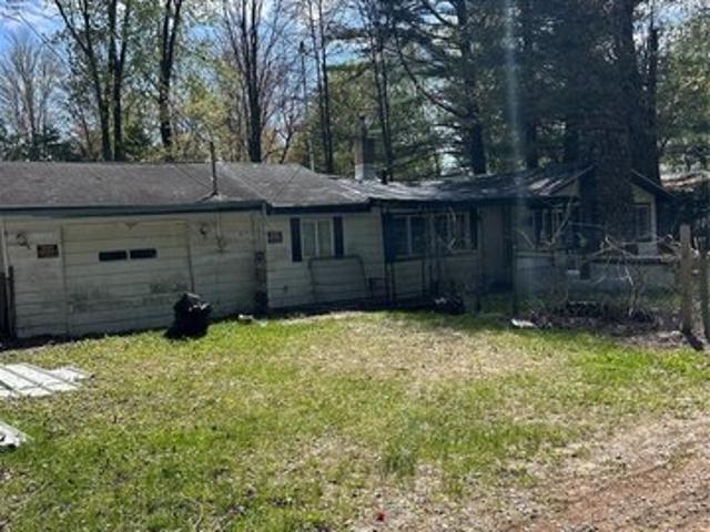 242 Hickory St, Hay Township, MI 48624