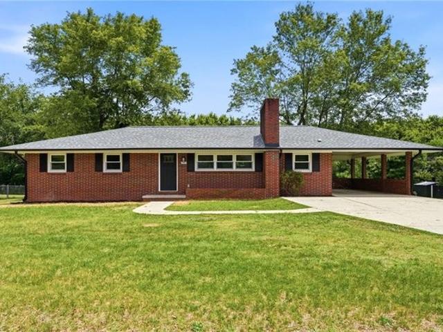 242 Island Dr, Madison, NC 27025