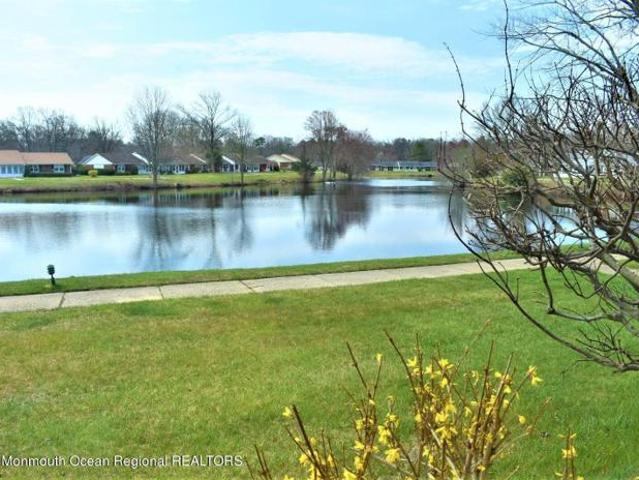 242 Jefferson Ct #B, Lakewood, NJ 08701