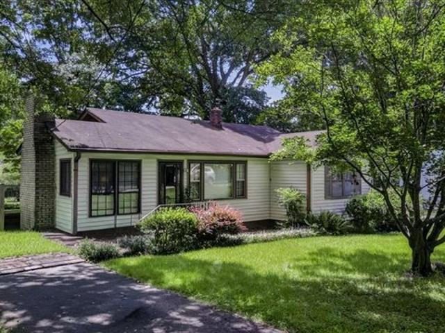 242 Oak Ridge Dr SE, Marietta, GA 30060