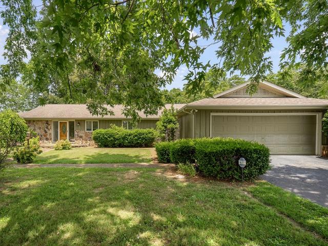 242 Oakland Dr