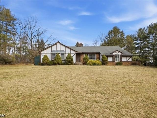 242 Old Turnpike Rd, Tewksbury Township, NJ 07830