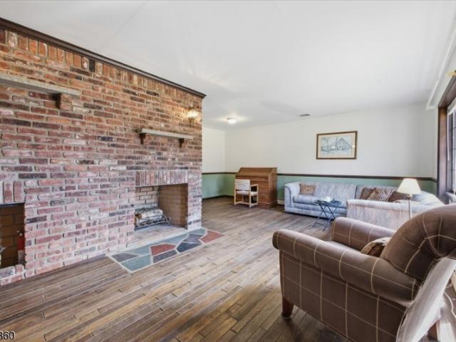 242 Old Turnpike Rd