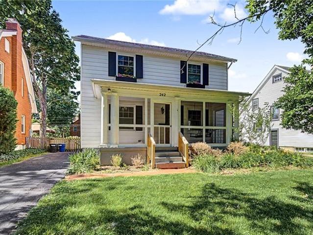 242 Lonsdale Ave, Oakwood, OH 45419