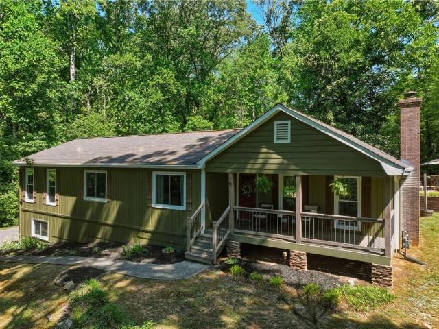 242 Lake Somerset Drive NW