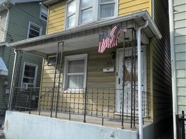 242 Main St, Freemansburg, PA 18017