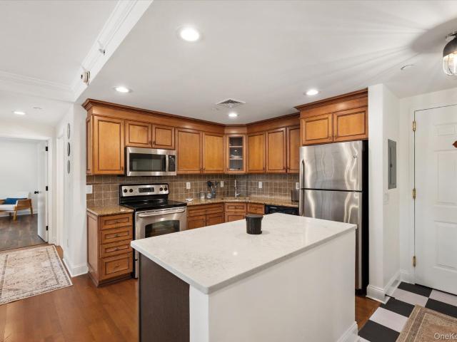 242 Maple Avenue 308