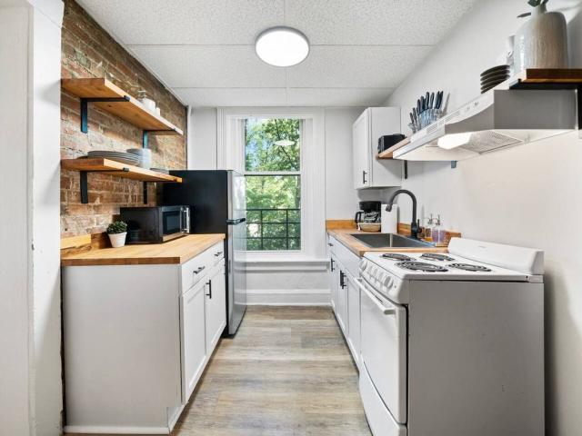 242 Mccormick Place Studio Apartment for Rent at 242 Mccormick Pl #1056116P, Cincinnati, OH 45219 Mount Auburn