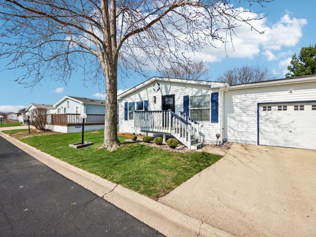242 Meadowlark Ln, Unit A, Sandwich, IL 60548 | MLS #12585 | Compass