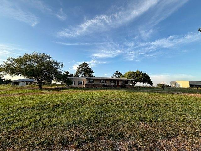 242 Mikeska Ln, Bellville, TX 77418