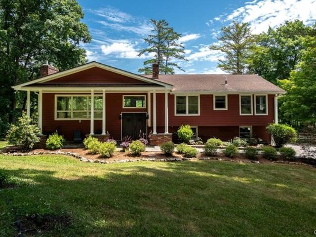 242 Milan Hollow Rd, Rhinebeck, NY 12572
