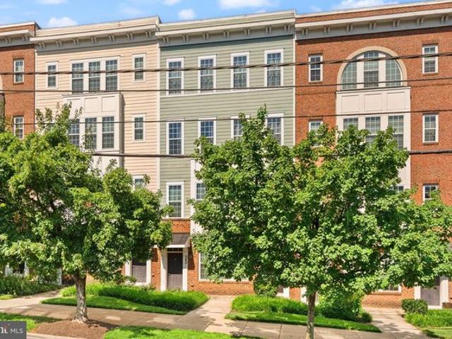 242 N Summit Ave Unit 21, Gaithersburg, MD 20877